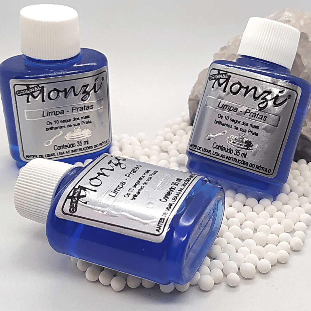 Monzi limpa pratas, líquido limpa pratas.